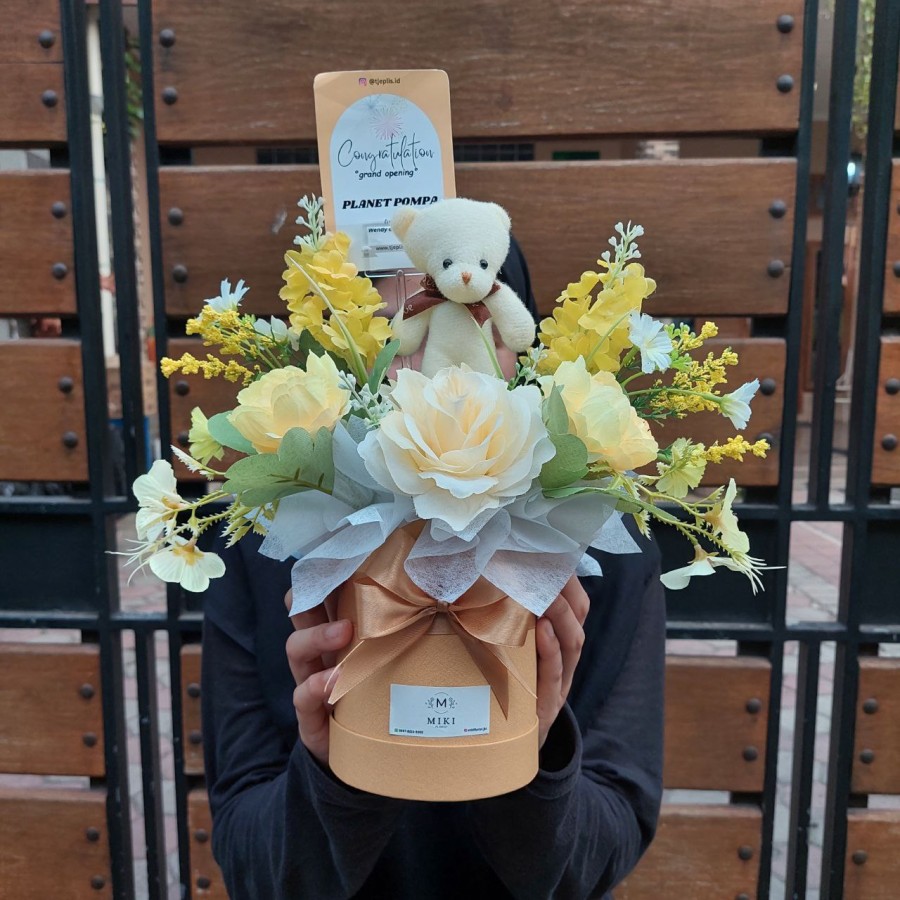 Tjeplis | Balloon, Bouquet & Gift